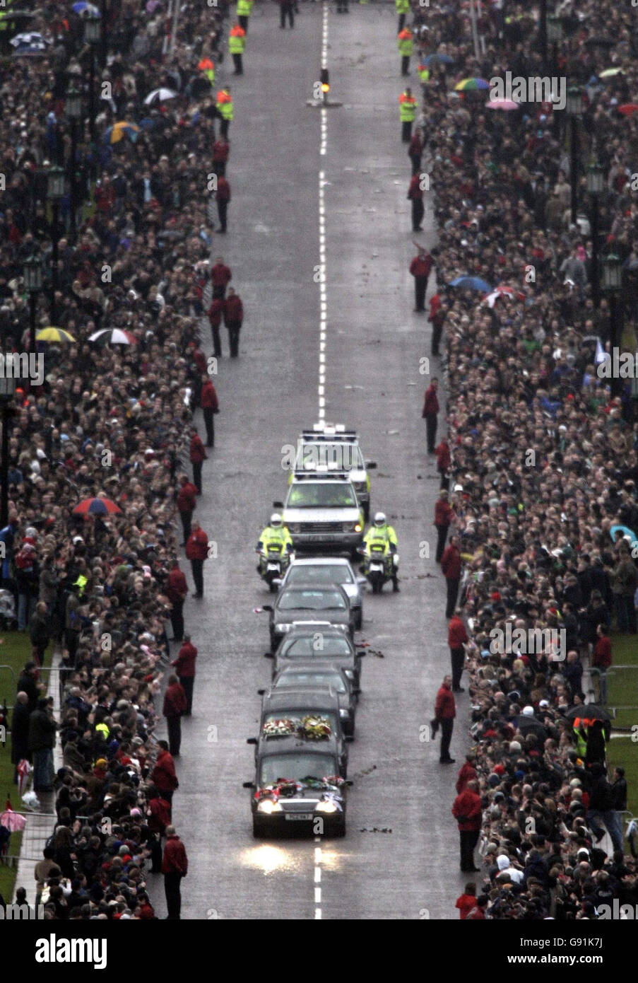 George best funeral hi-res stock photography and images - Alamy