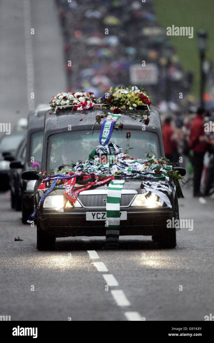 George best funeral procession hi-res stock photography and images - Alamy