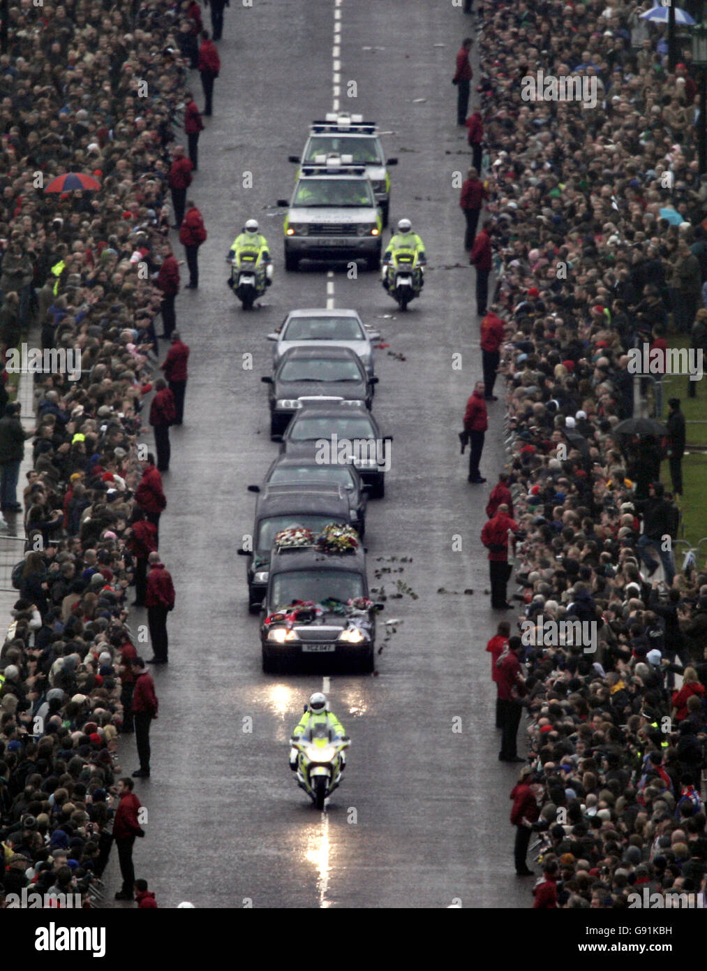 George best funeral procession hi-res stock photography and images - Alamy