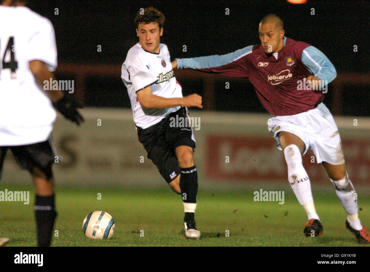 Bobby charlton west ham hi-res stock photography and images - Alamy