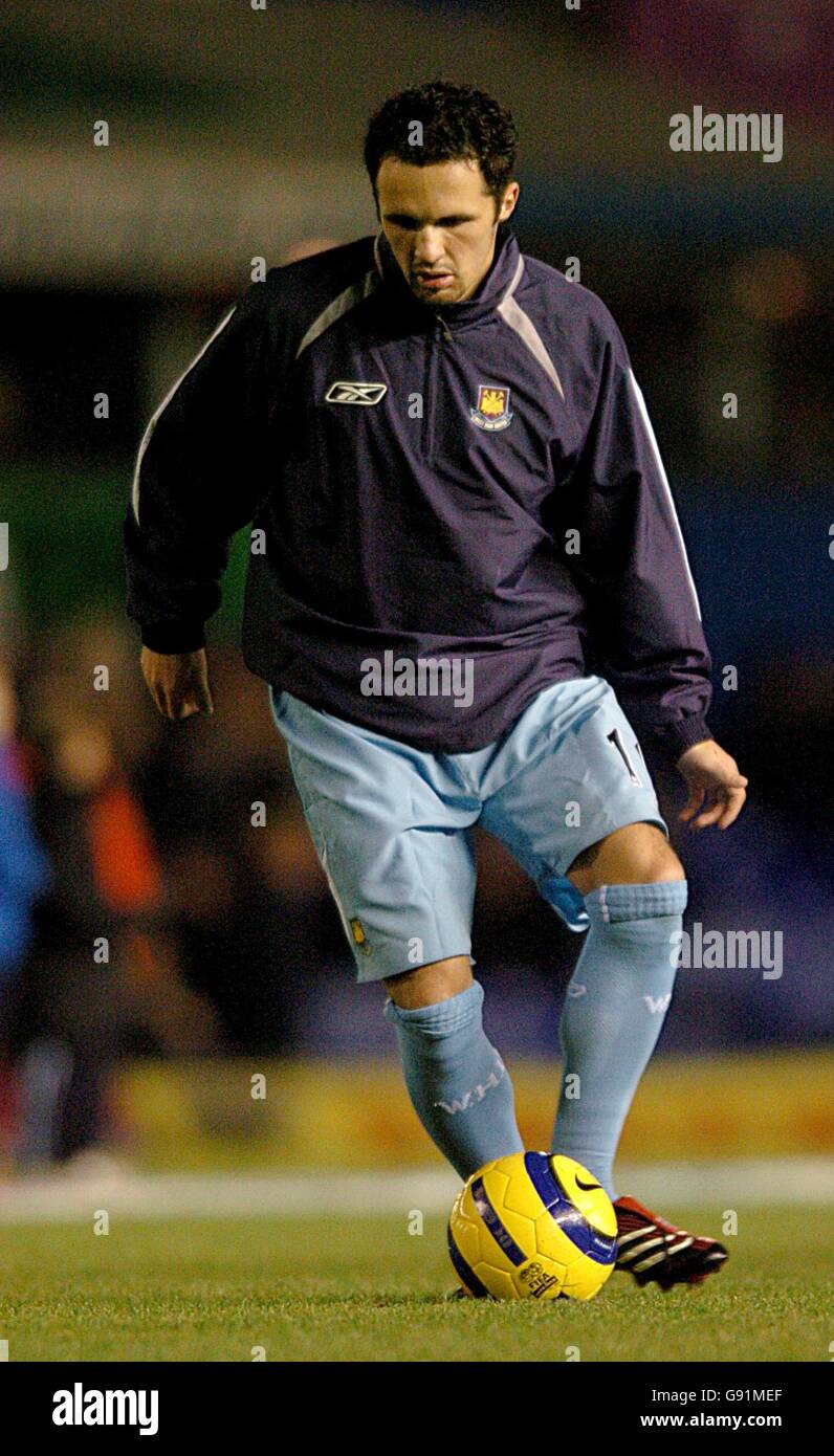 West Ham United's Matthew Etherington prior to the match Stock Photo ...