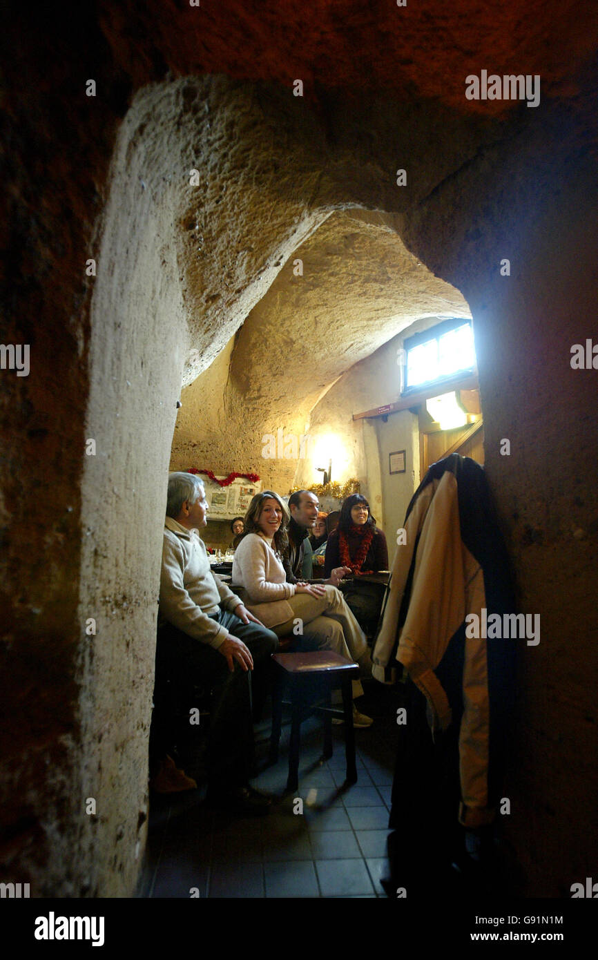 Feature caves and caverns ye olde trip to jerusalem hi-res stock ...