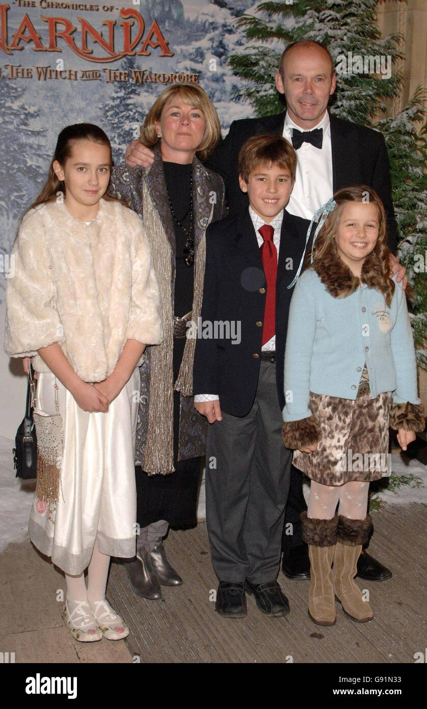 Sir Clive Woodward with his wife Jayne and family arrive for the Royal ...