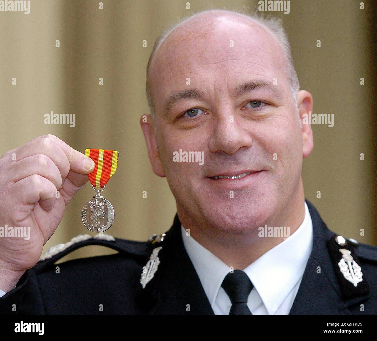 Chief fire officer brian sweeney hi-res stock photography and images ...