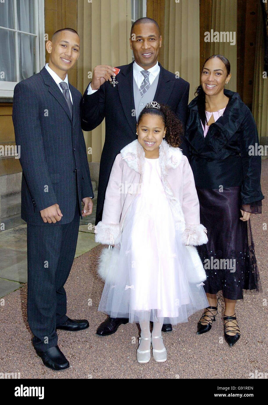 Footballer les ferdinand with his son arron hi-res stock photography ...