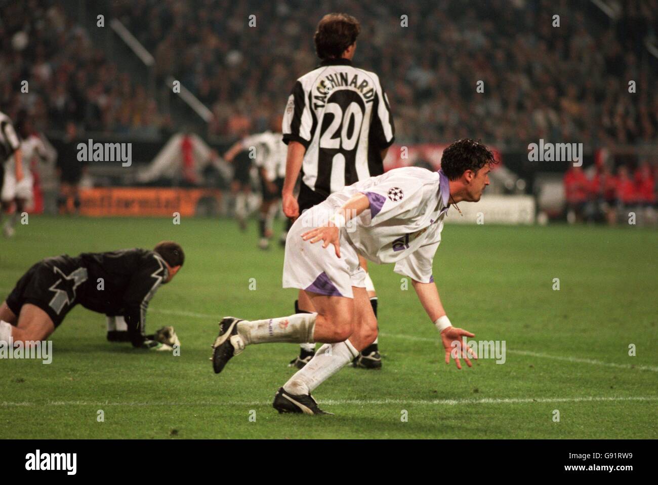 Predrag Mijatovic, Real Madrid celebrates his match winning goal Stock ...