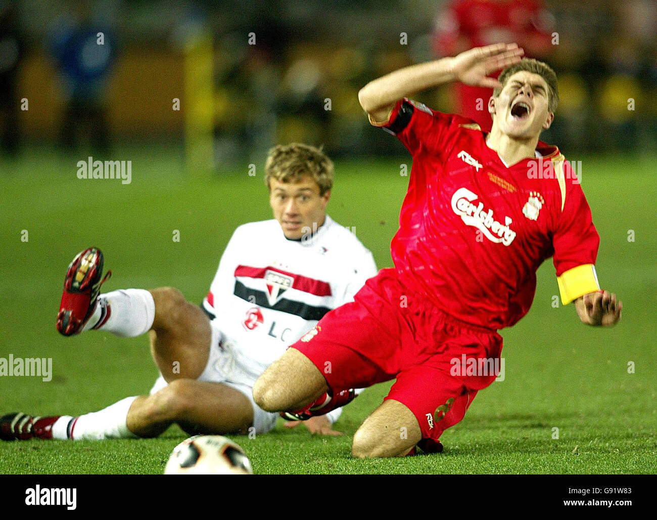 Steven gerrard 2005 final hi-res stock photography and images - Alamy