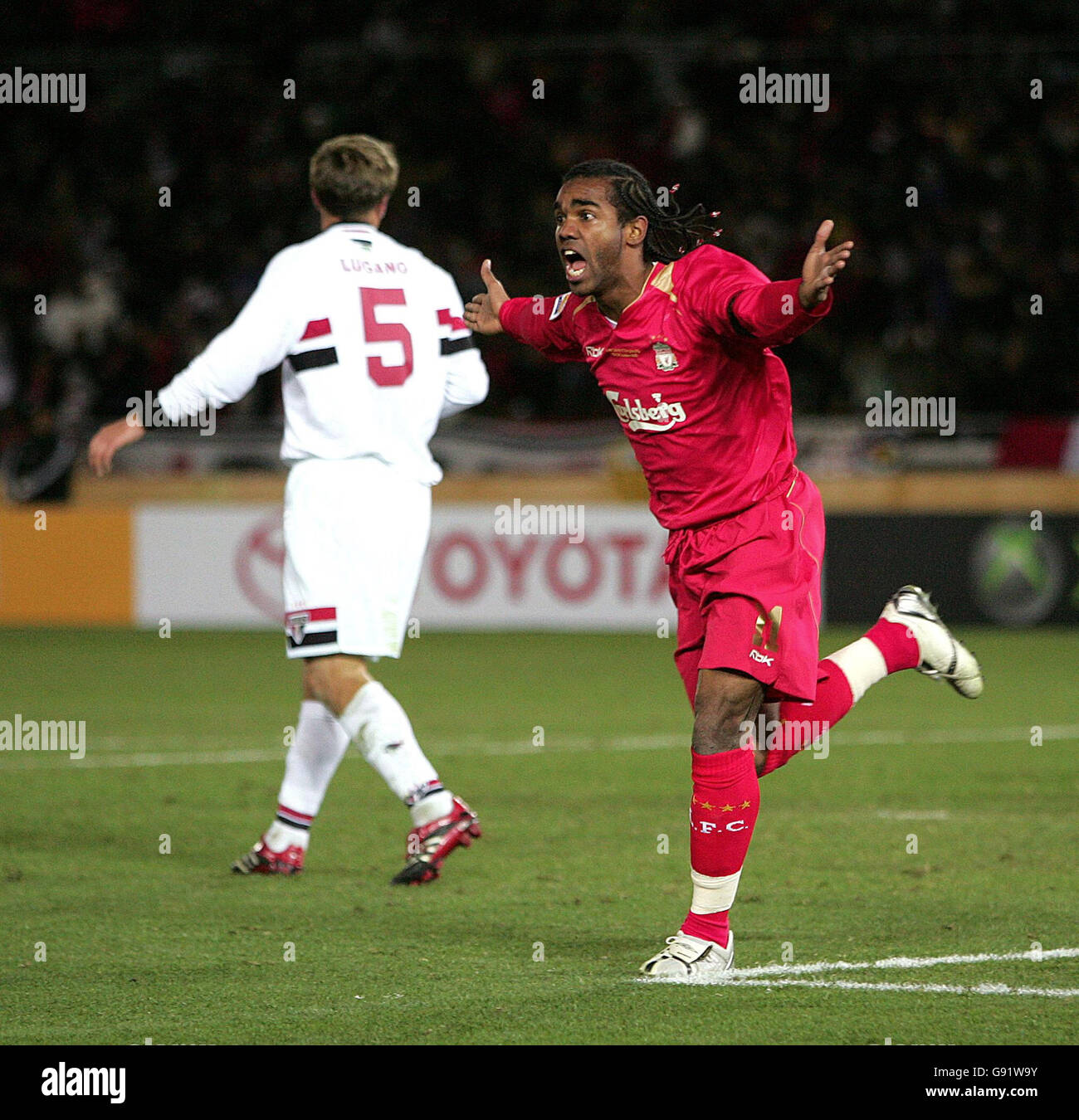 Liverpool 2005 final goal hi-res stock photography and images - Alamy