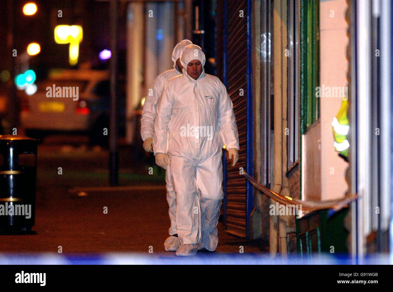 Police officers arrive scene hi-res stock photography and images - Alamy