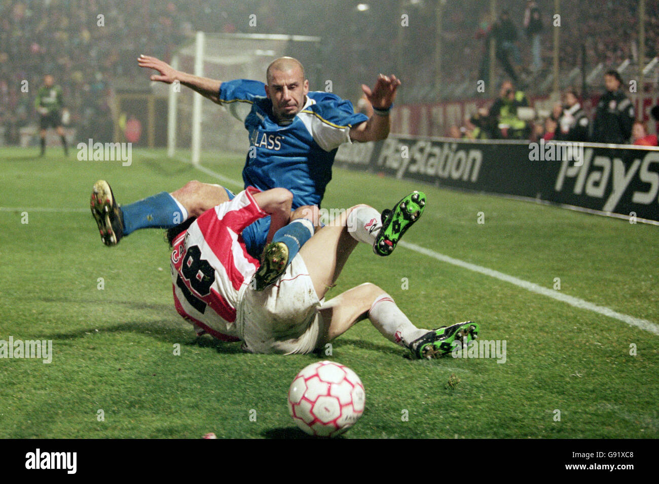 Semi sprawling hi-res stock photography and images - Alamy