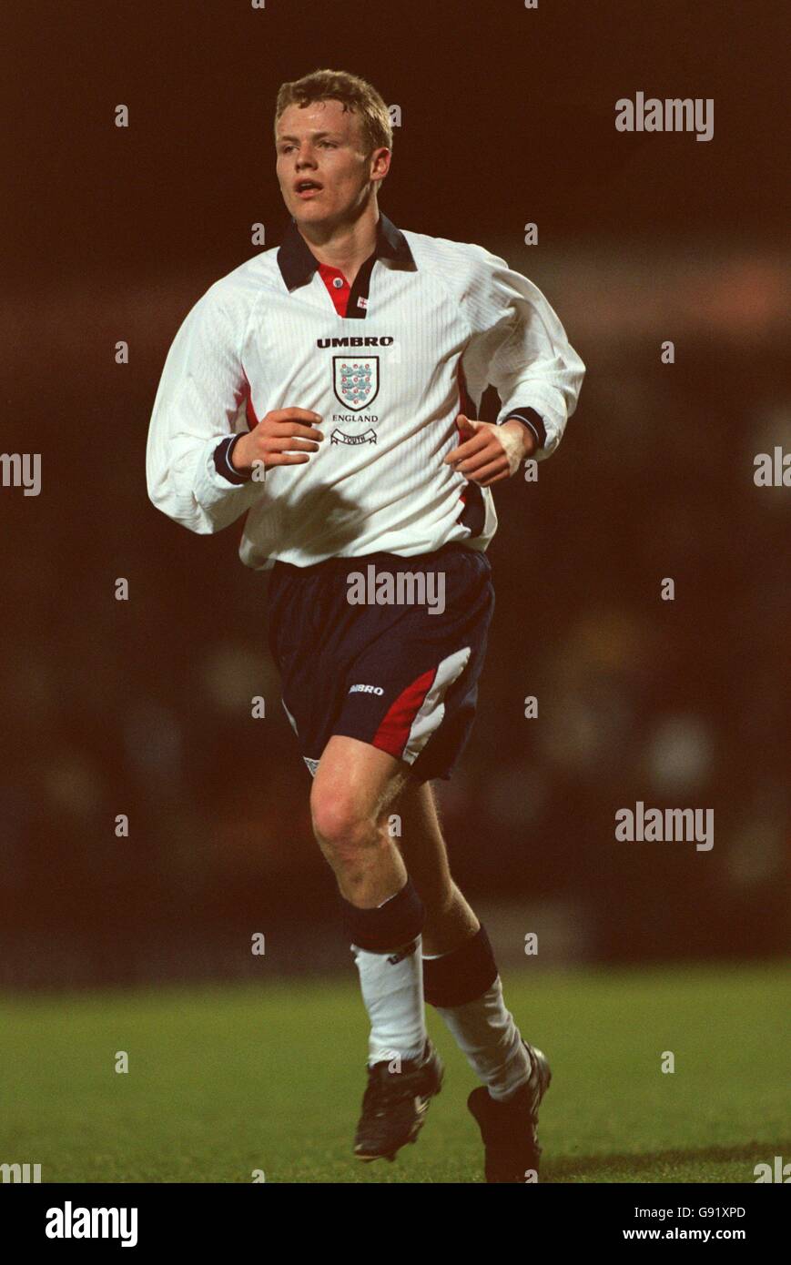 Englands richard cooper during the match hi-res stock photography and ...