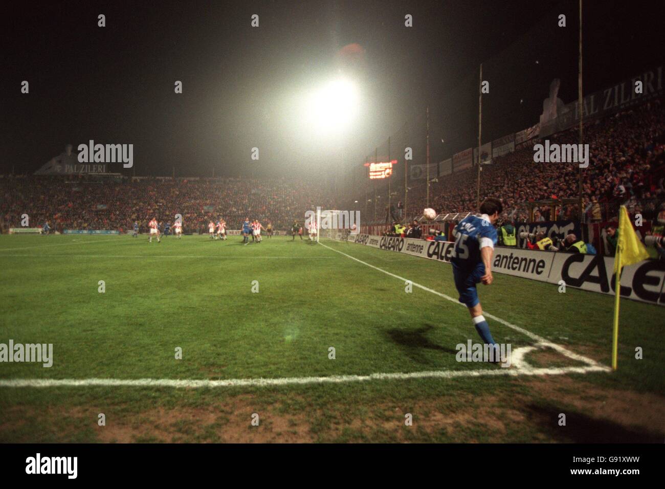 Chelsea sweeps ball into areas chelsea corner hi-res stock photography ...