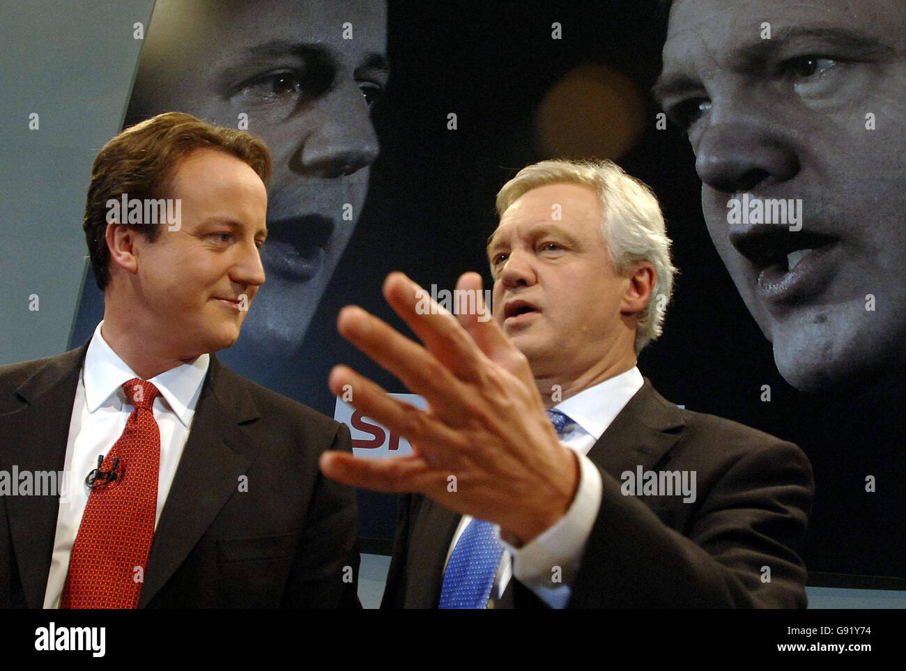 Tv debate cameron hi-res stock photography and images - Alamy