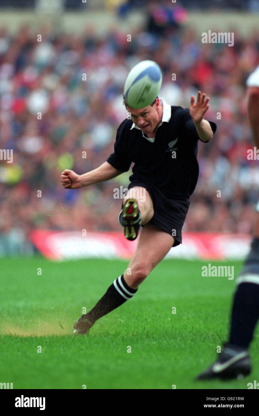 New zealands grant fox kicks a penalty hi-res stock photography and ...