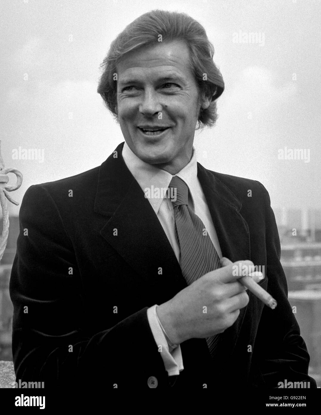 Roger Moore Stock Photos & Roger Moore Stock Images - Alamy