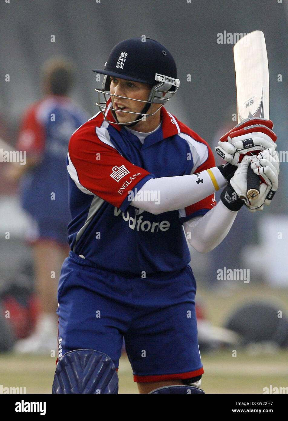 Sport cricket training matt prior hi-res stock photography and images ...