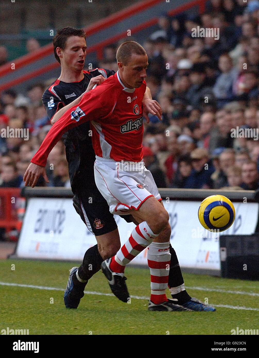 Charlton Athletic's Chris Perry and Sunderland's Anthony Le Tallec ...