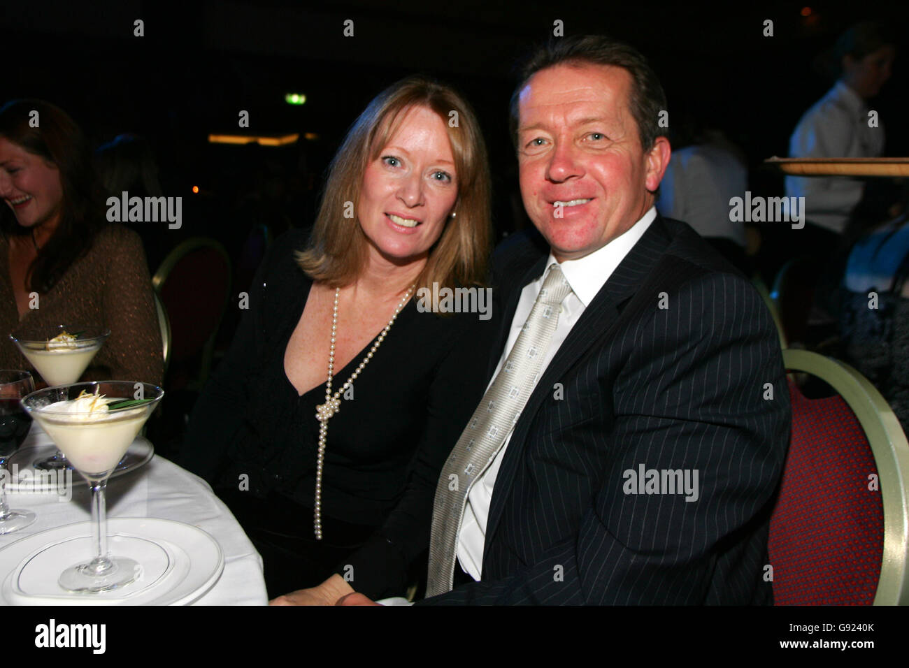 Charlton athletics manager alan curbishley hi-res stock photography and ...
