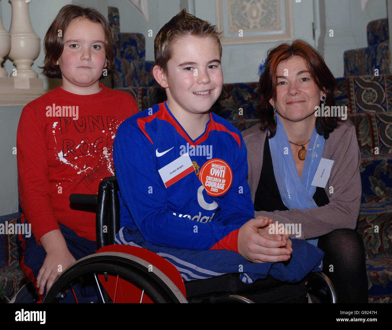 Womans own children courage award winner hi-res stock photography and ...