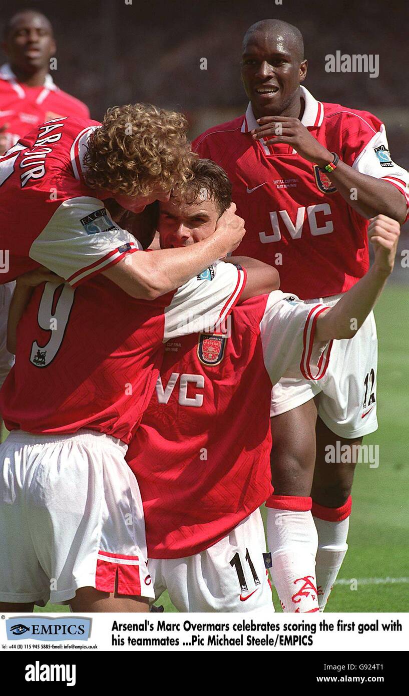 Marc overmars arsenal hi-res stock photography and images - Alamy