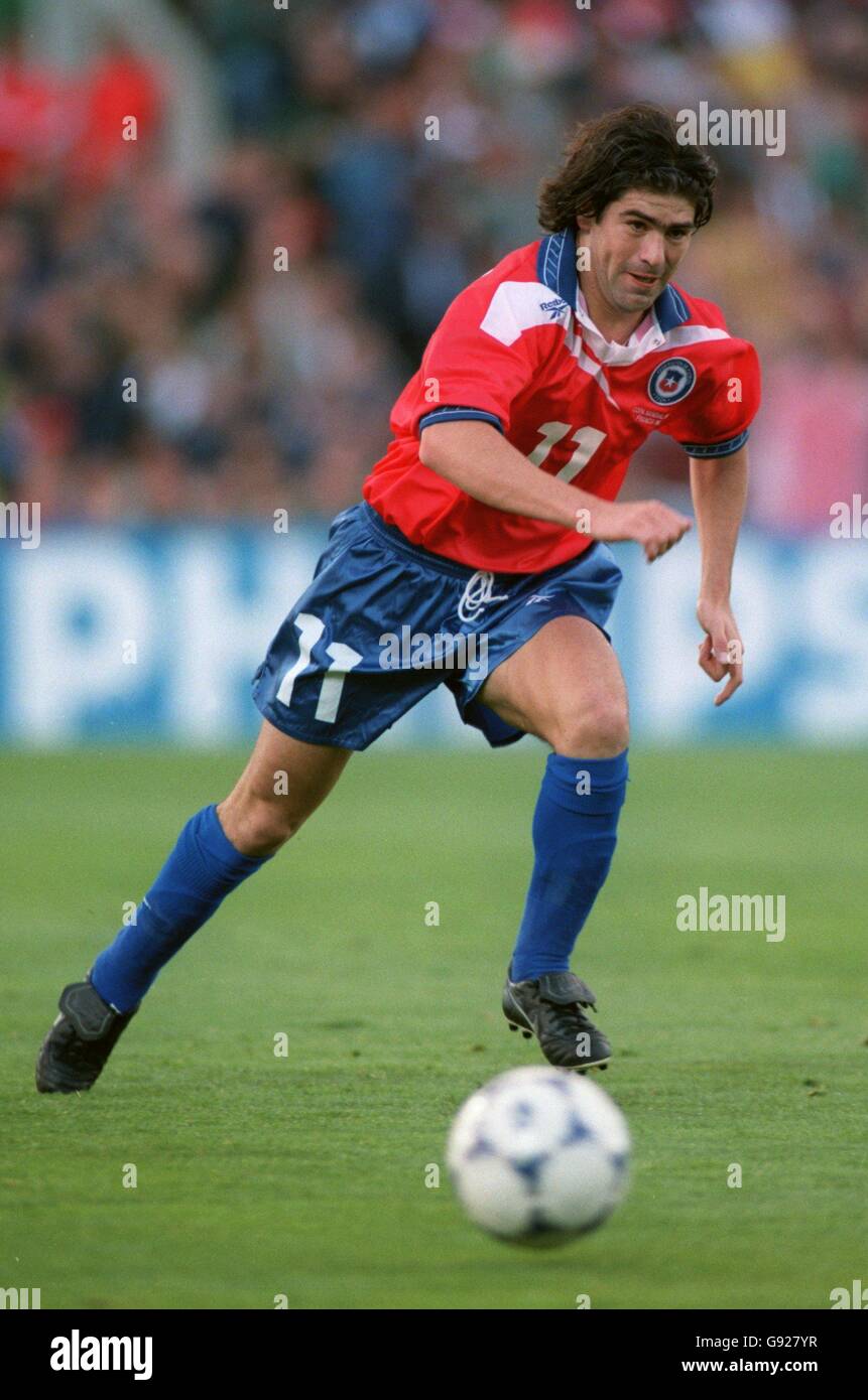 Soccer world cup france 98 group b italy v chile hi-res stock ...