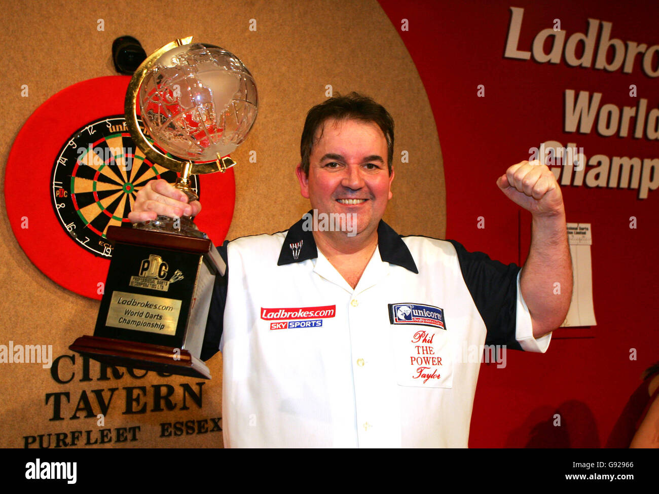 Darts ladbrokes com pdc world championship 2006 final circus tavern hi ...
