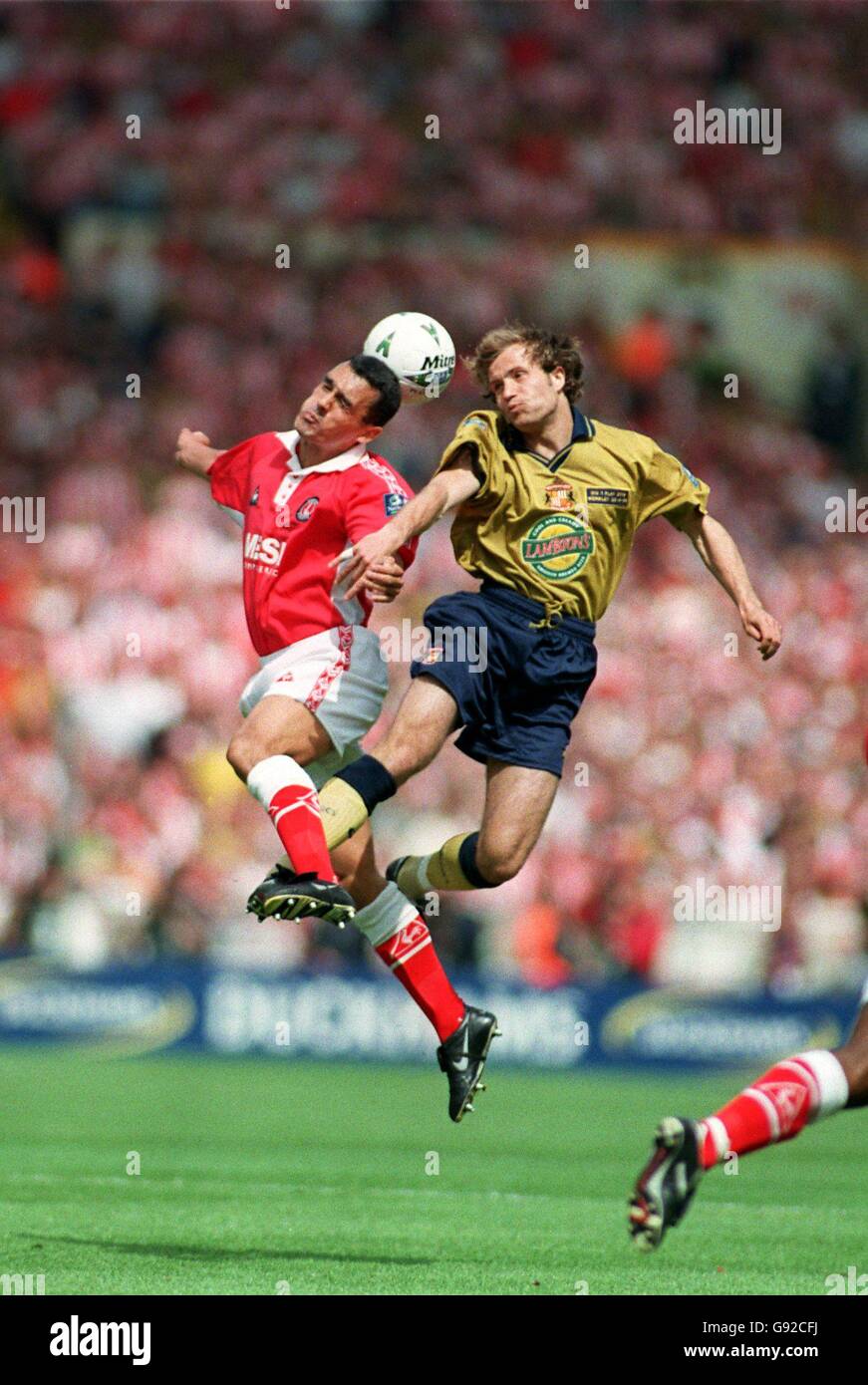 Clive mendonca charlton final hi-res stock photography and images - Alamy