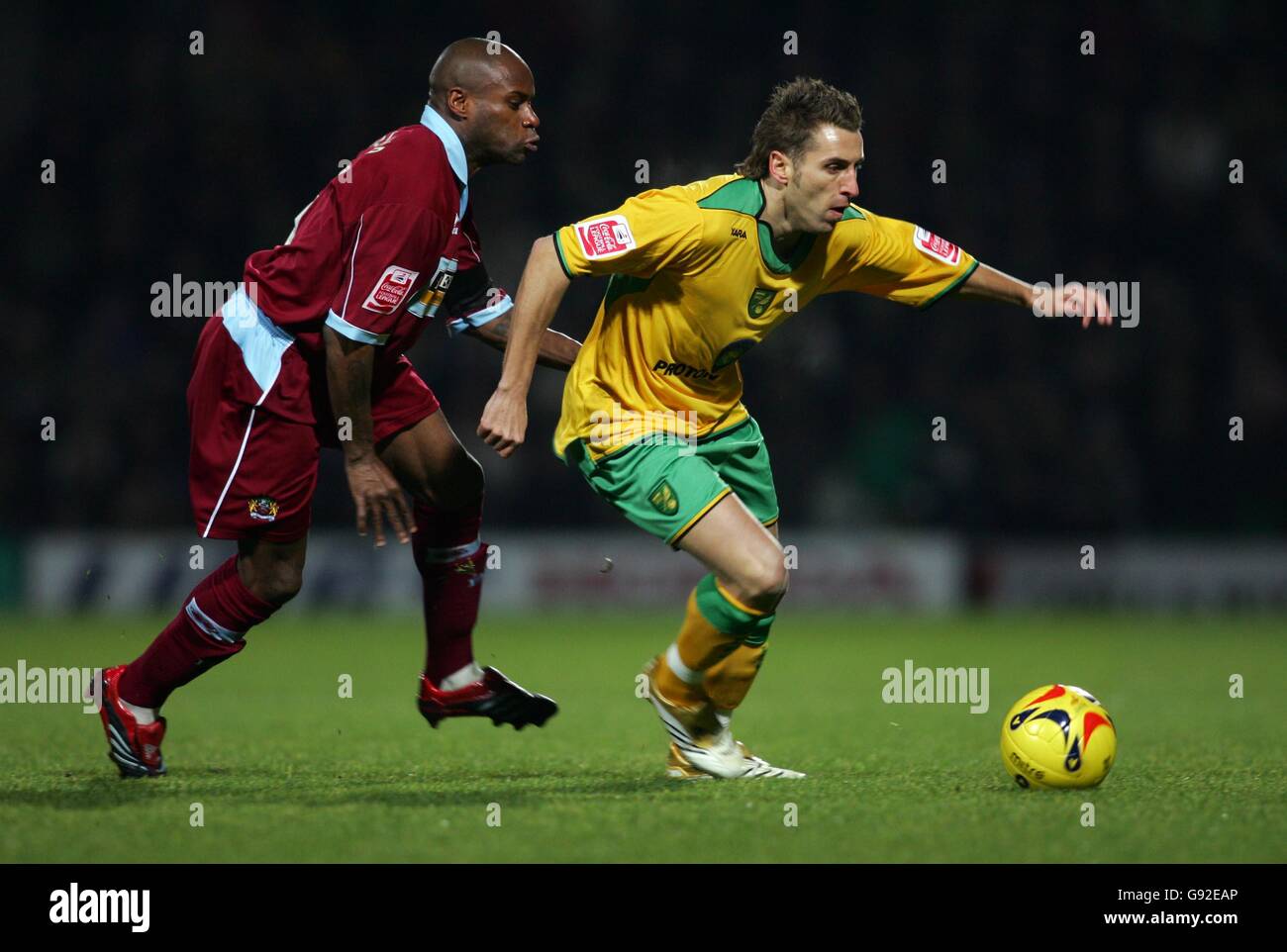 Norwich citys darren huckerby and burnleys frank sinclair hi-res stock ...