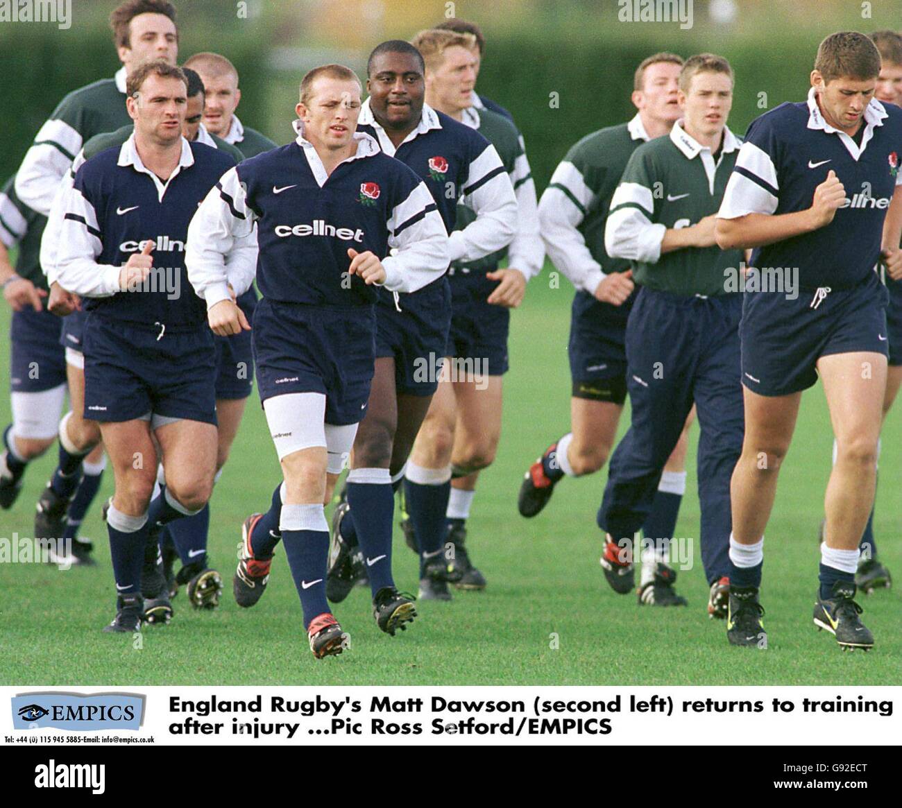 England's Matt Dawson (second left) returns to training after injury ...