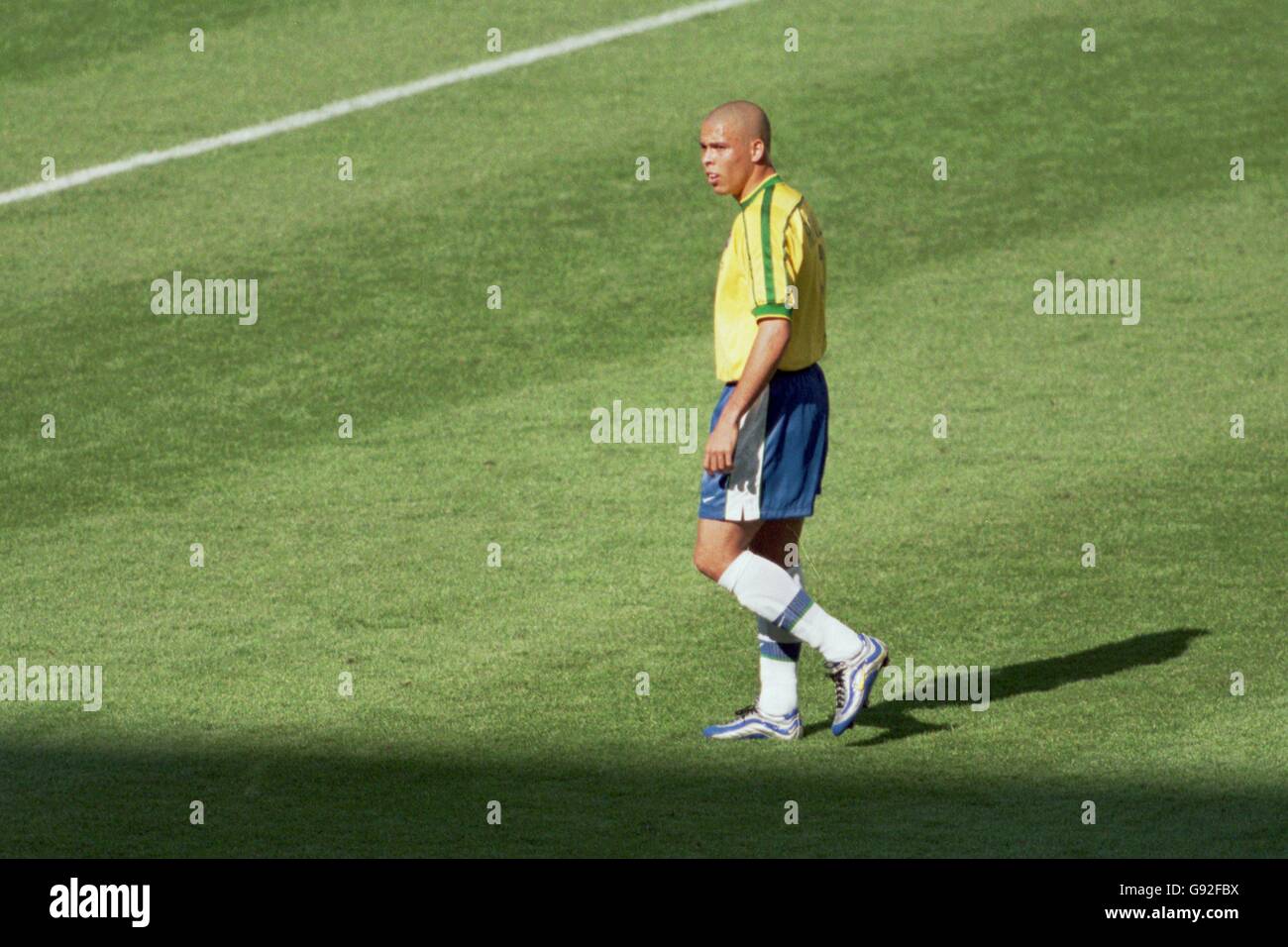 Ronaldo brazil 98 hi-res stock photography and images - Alamy