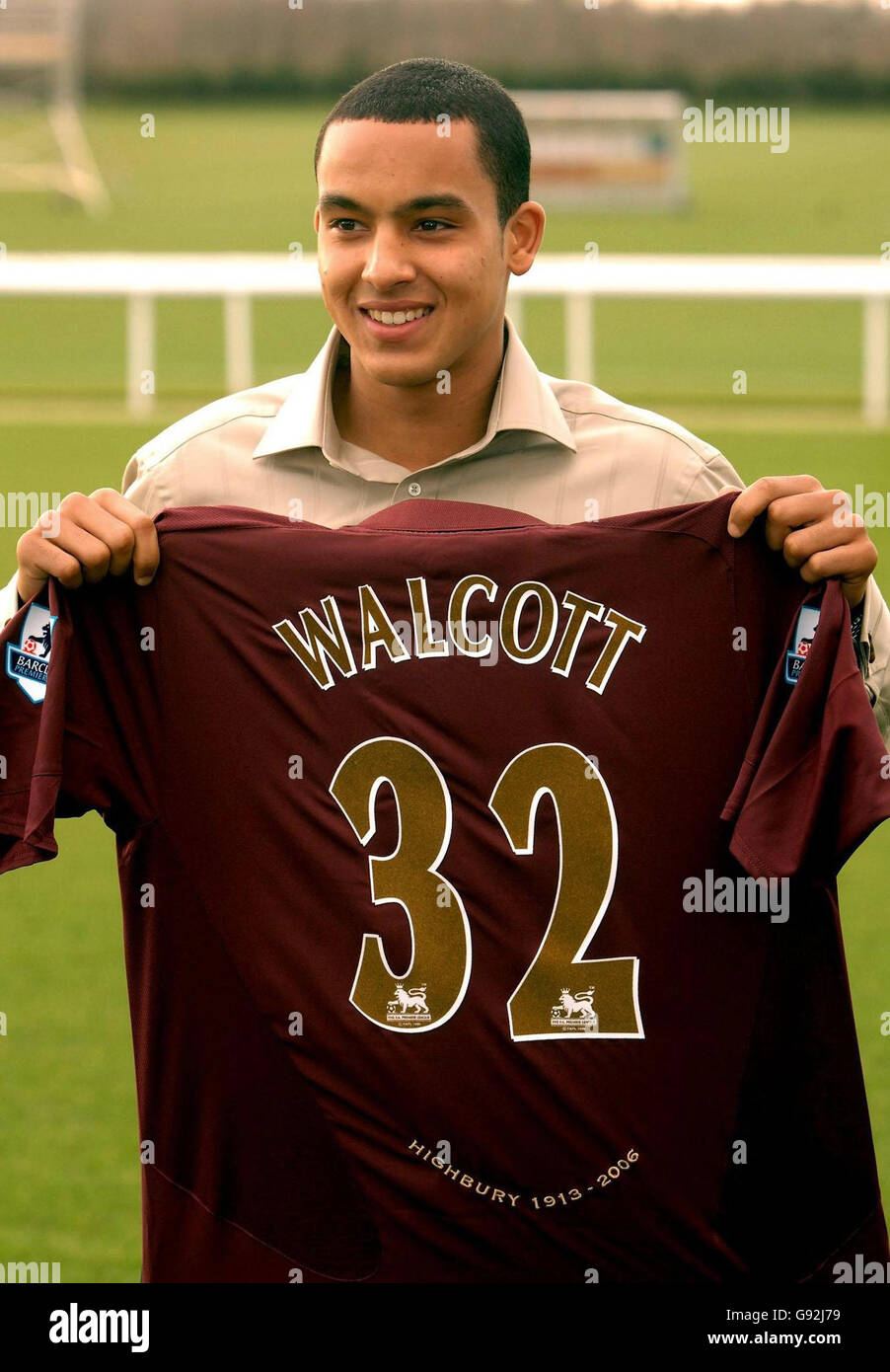Theo walcott arsenal 2006 hi-res stock photography and images - Alamy