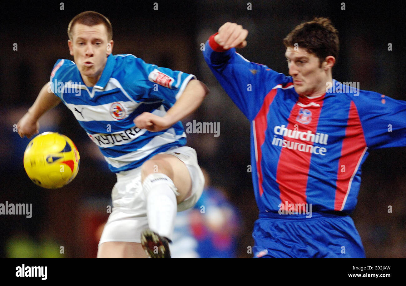 Reading's Nicky Shorey (L) challenges Crystal Palace's Jonathan Macken ...