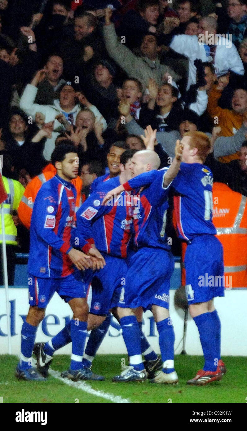 Andy johnson crystal palace hi-res stock photography and images - Alamy