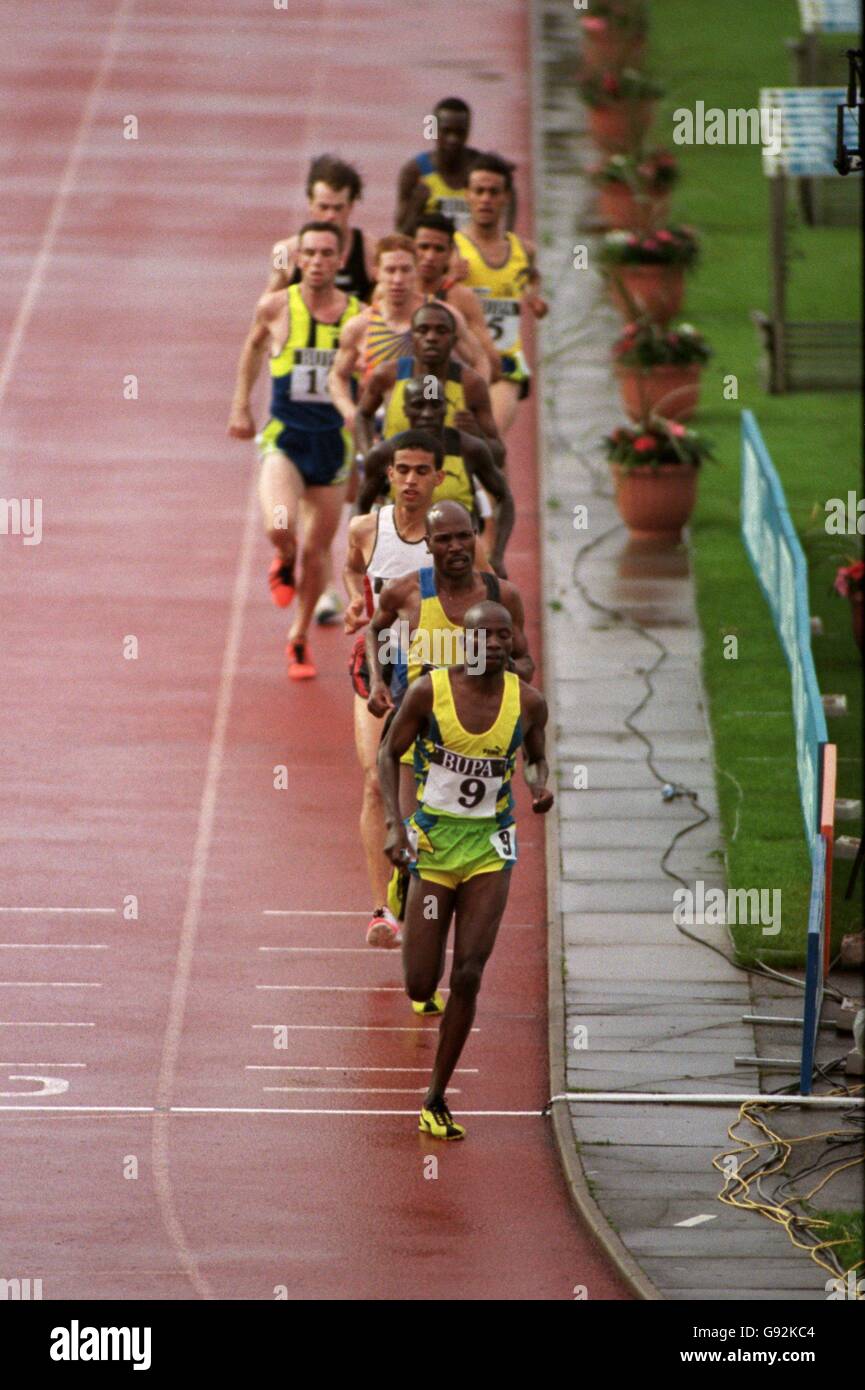 The mens 2000m race hi-res stock photography and images - Alamy