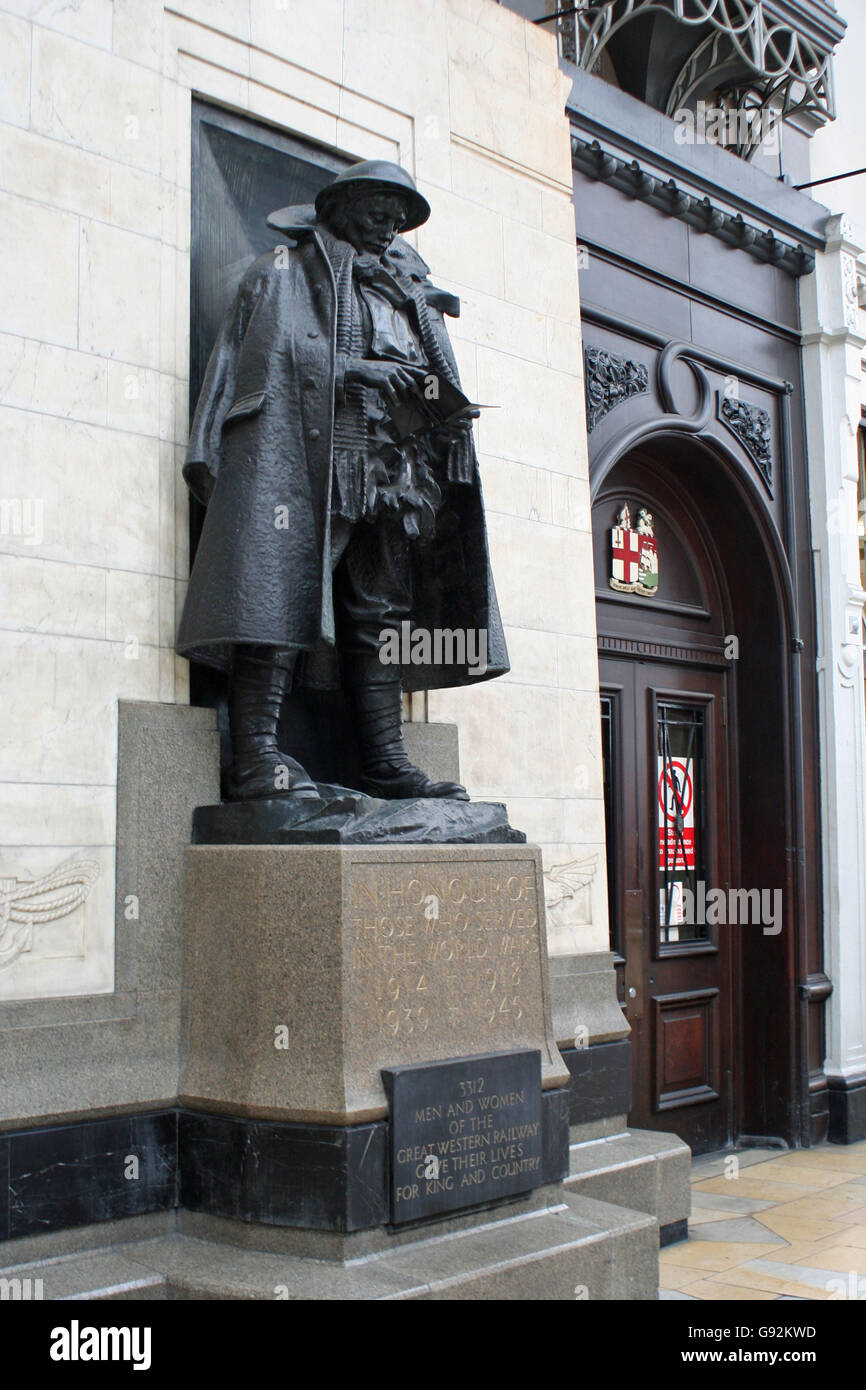 Great Western Railway War Memorial Stock Photo - Alamy