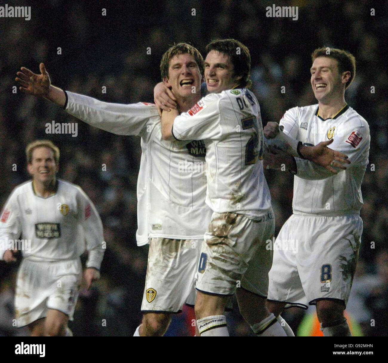 Leeds United's Richard Cresswell (L) celebrates scoring the second goal ...