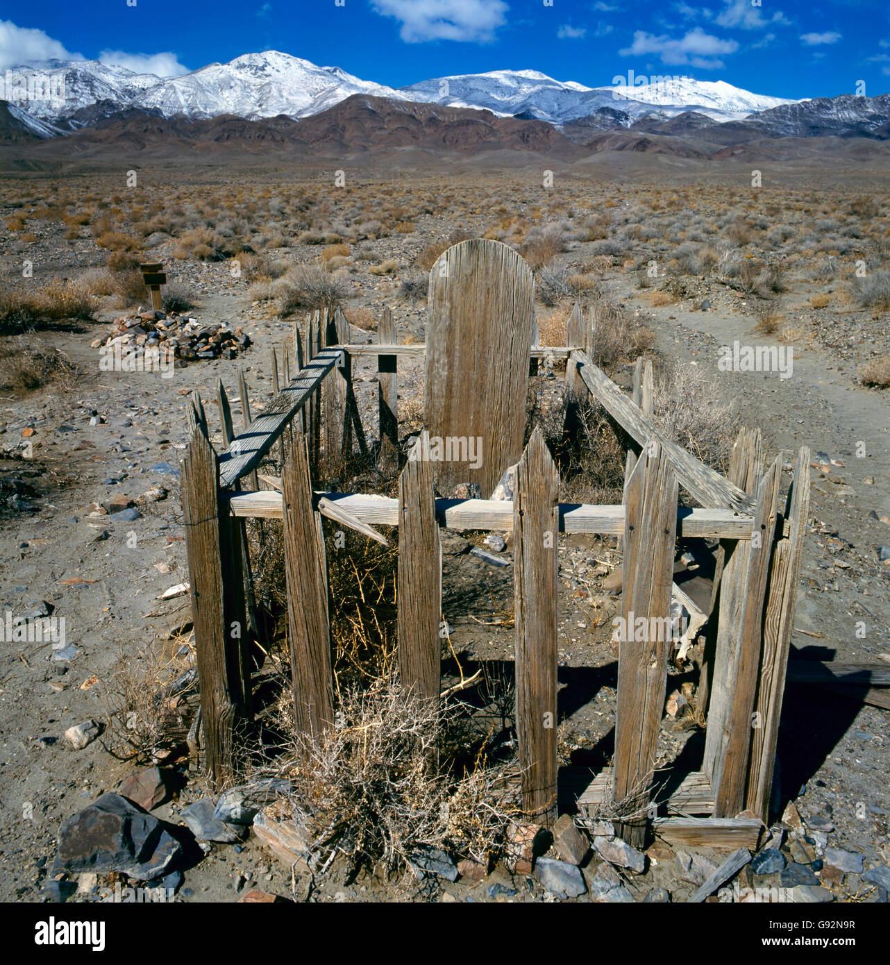 Grave symbolism hi-res stock photography and images - Alamy