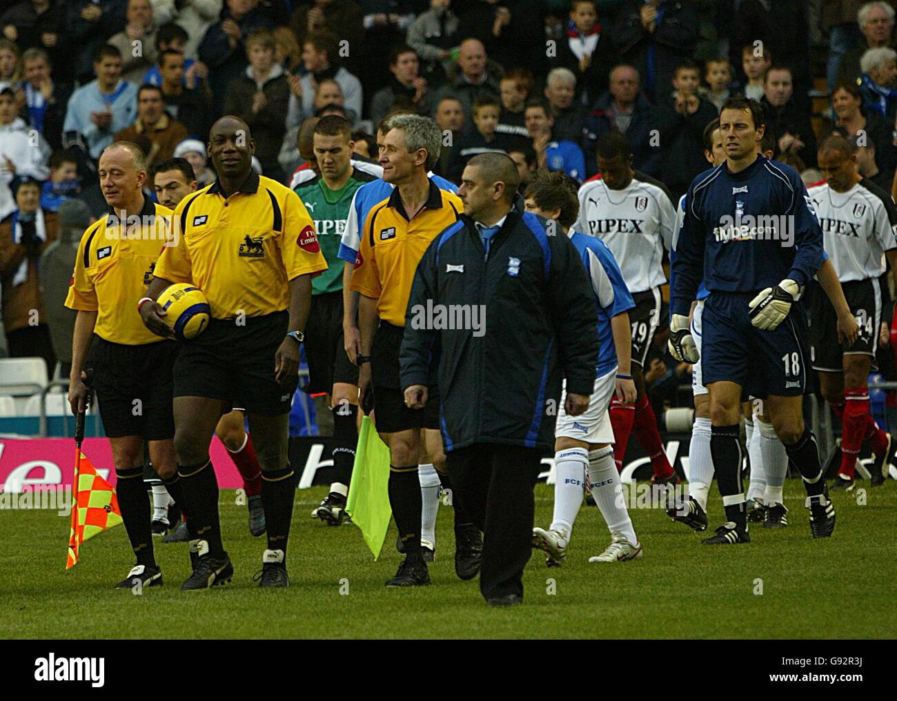 Referee uriah rennie hi-res stock photography and images - Alamy