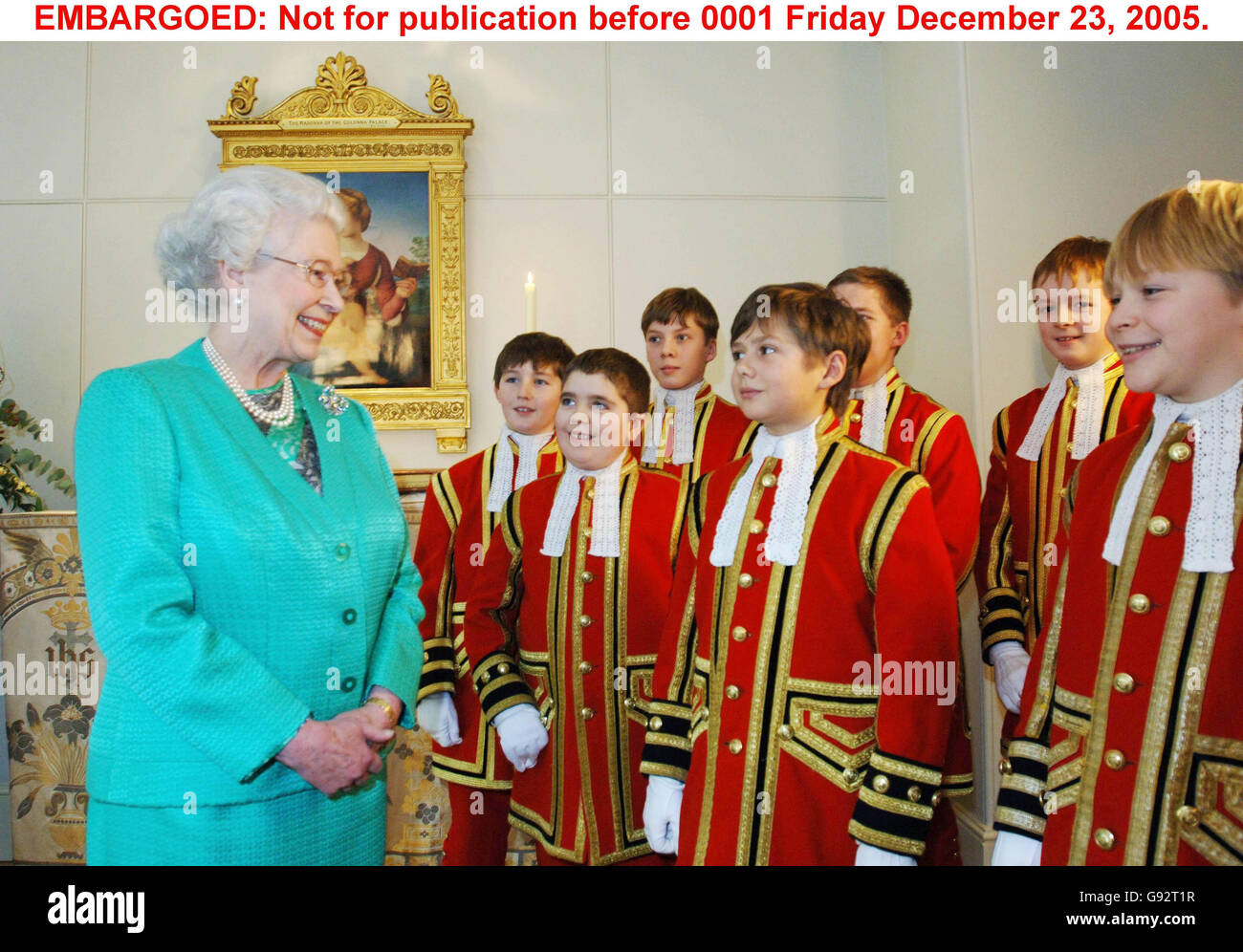 From queen elizabeth ii at londons buckingham palace hi-res stock ...