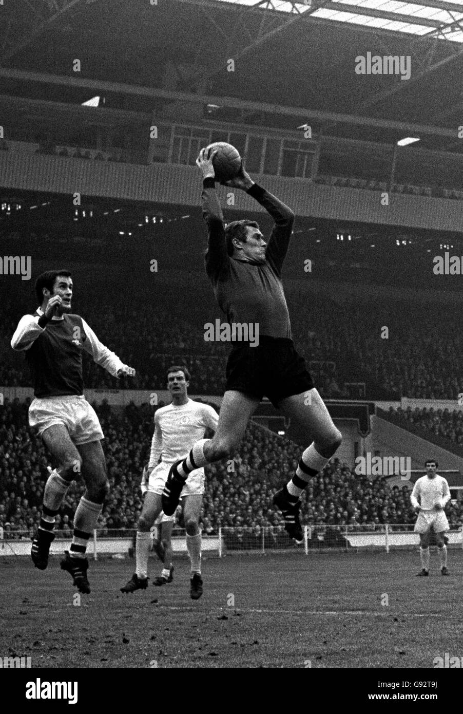 Saves from a corner 132943 7 hi-res stock photography and images - Alamy