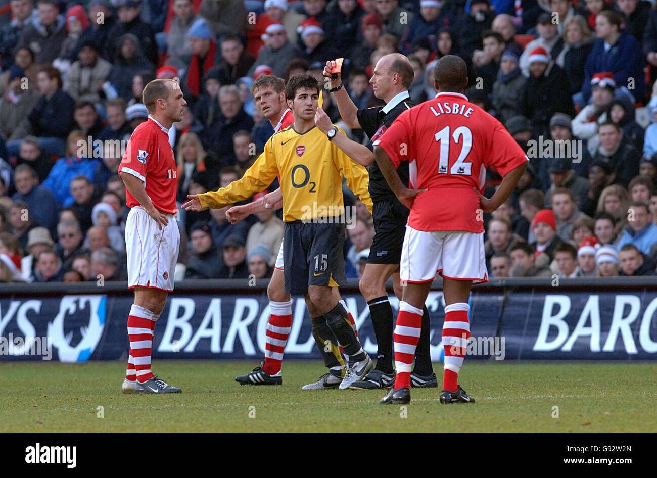 Charlton Athletic's Danny Murphy is sent off by referee Steve Bennett ...