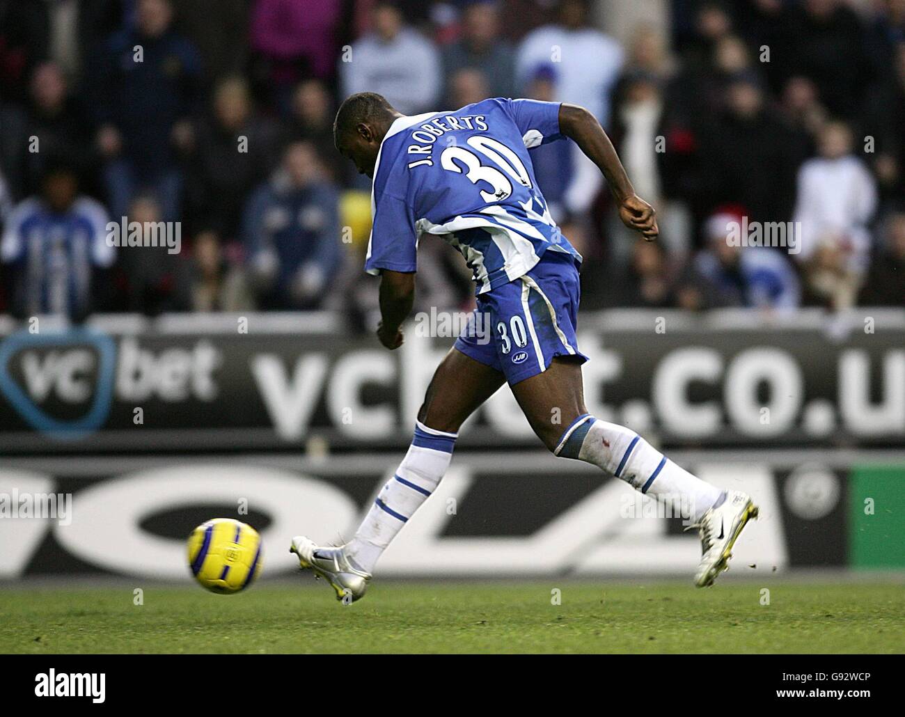 Football action jason roberts hi-res stock photography and images - Alamy