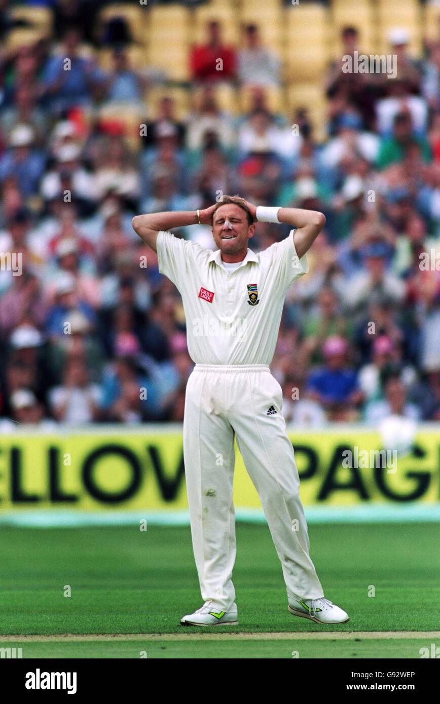 South africas alan donald hi-res stock photography and images - Alamy