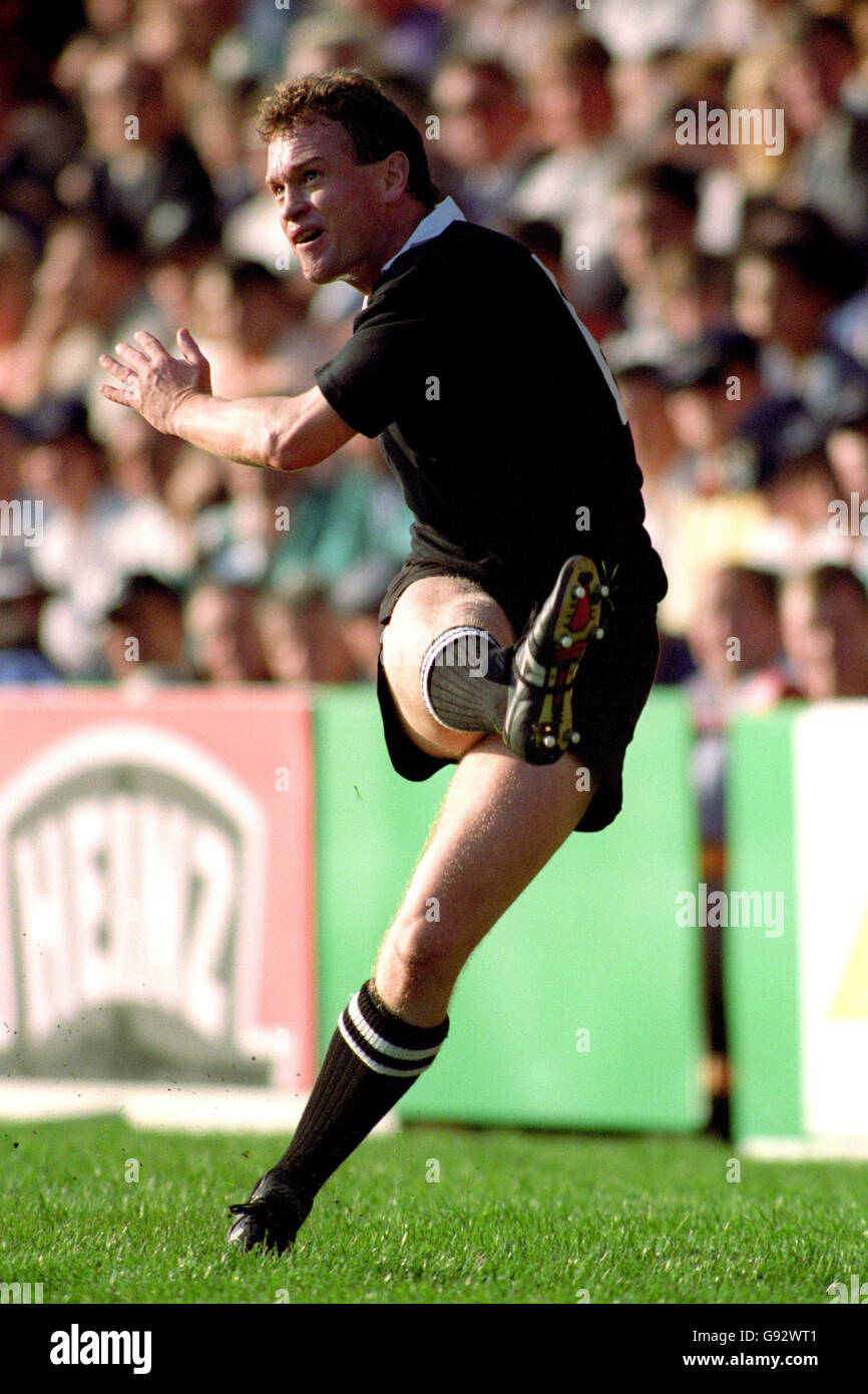 INTERNATIONAL WORLD CUP RUGBY. GRANT FOX, [NZ]. ITALY v NEW ZEALAND Z4 ...