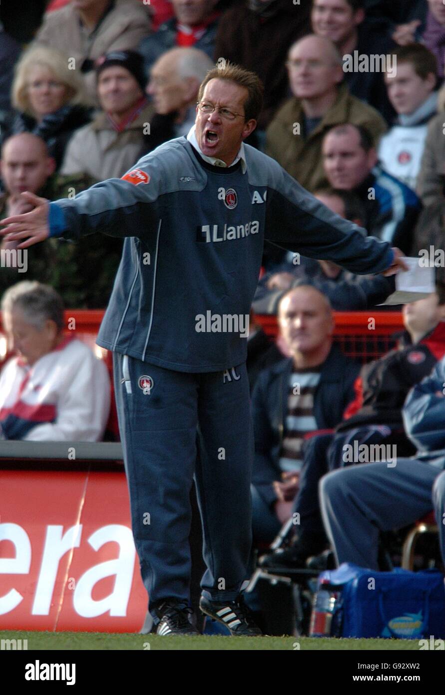 Charlton athletics alan curbishley hi-res stock photography and images ...