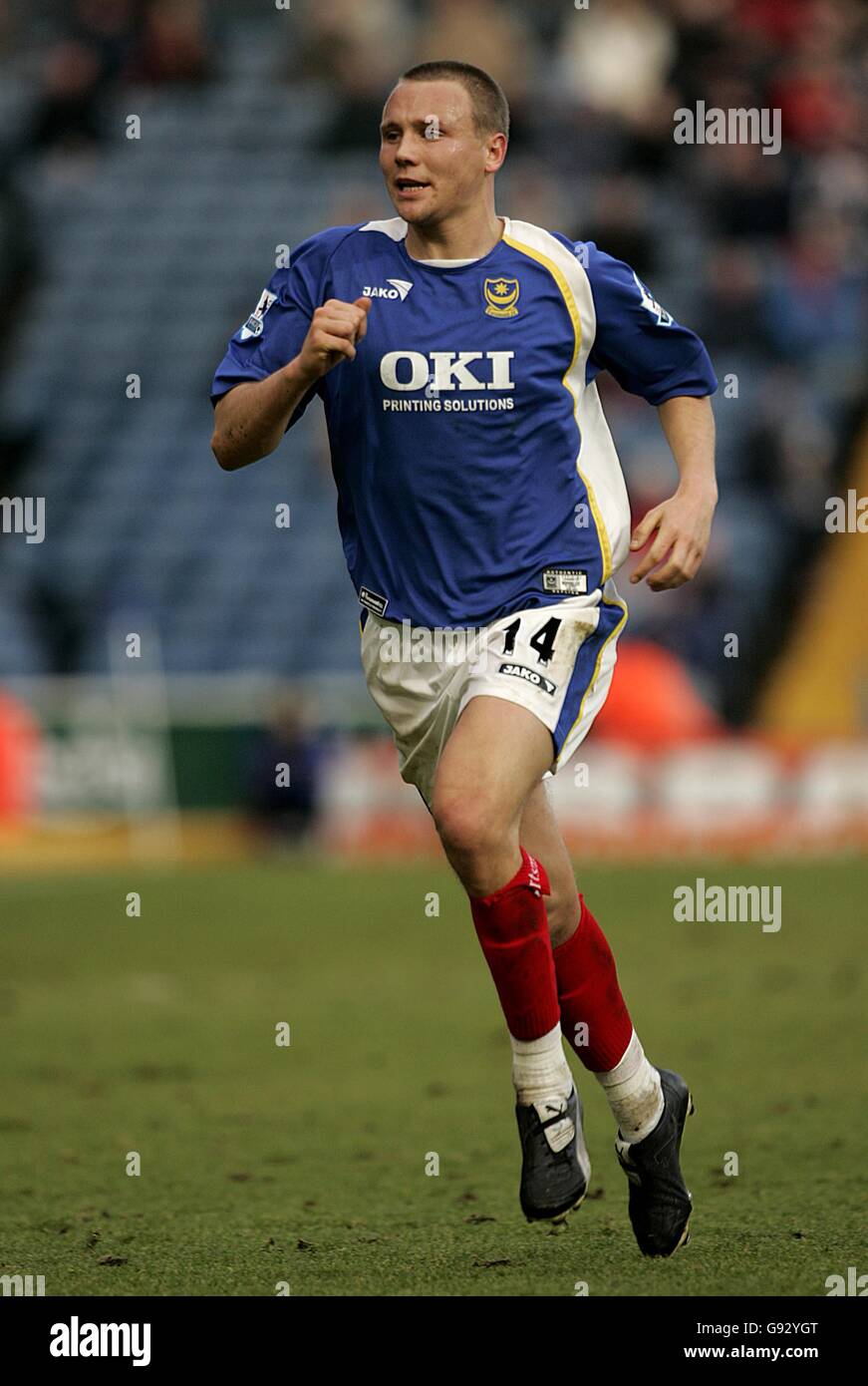 Soccer fa barclays premiership portsmouth v fulham fratton park hi-res ...