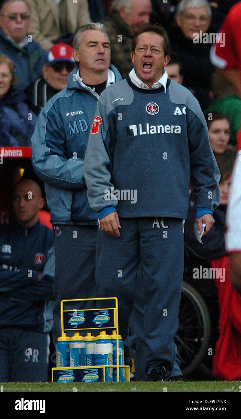 Charlton athletics alan curbishley hi-res stock photography and images ...