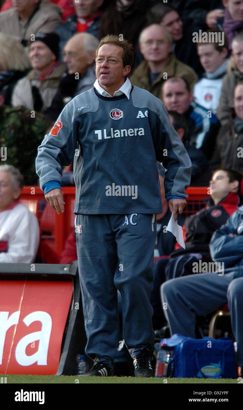 Charlton athletics alan curbishley hi-res stock photography and images ...