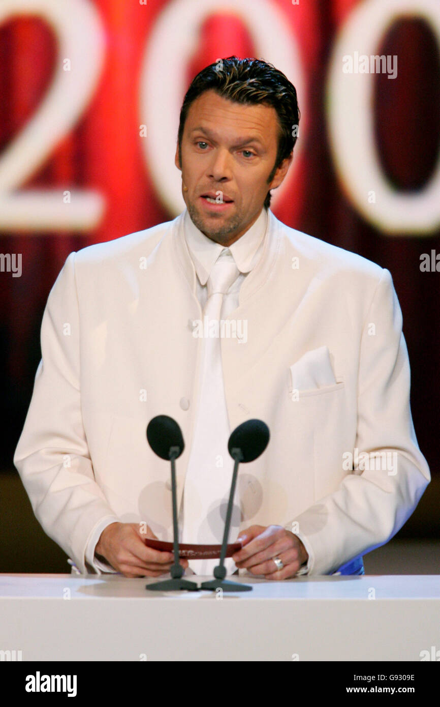 Fifa world player of year 2005 hi-res stock photography and images - Alamy