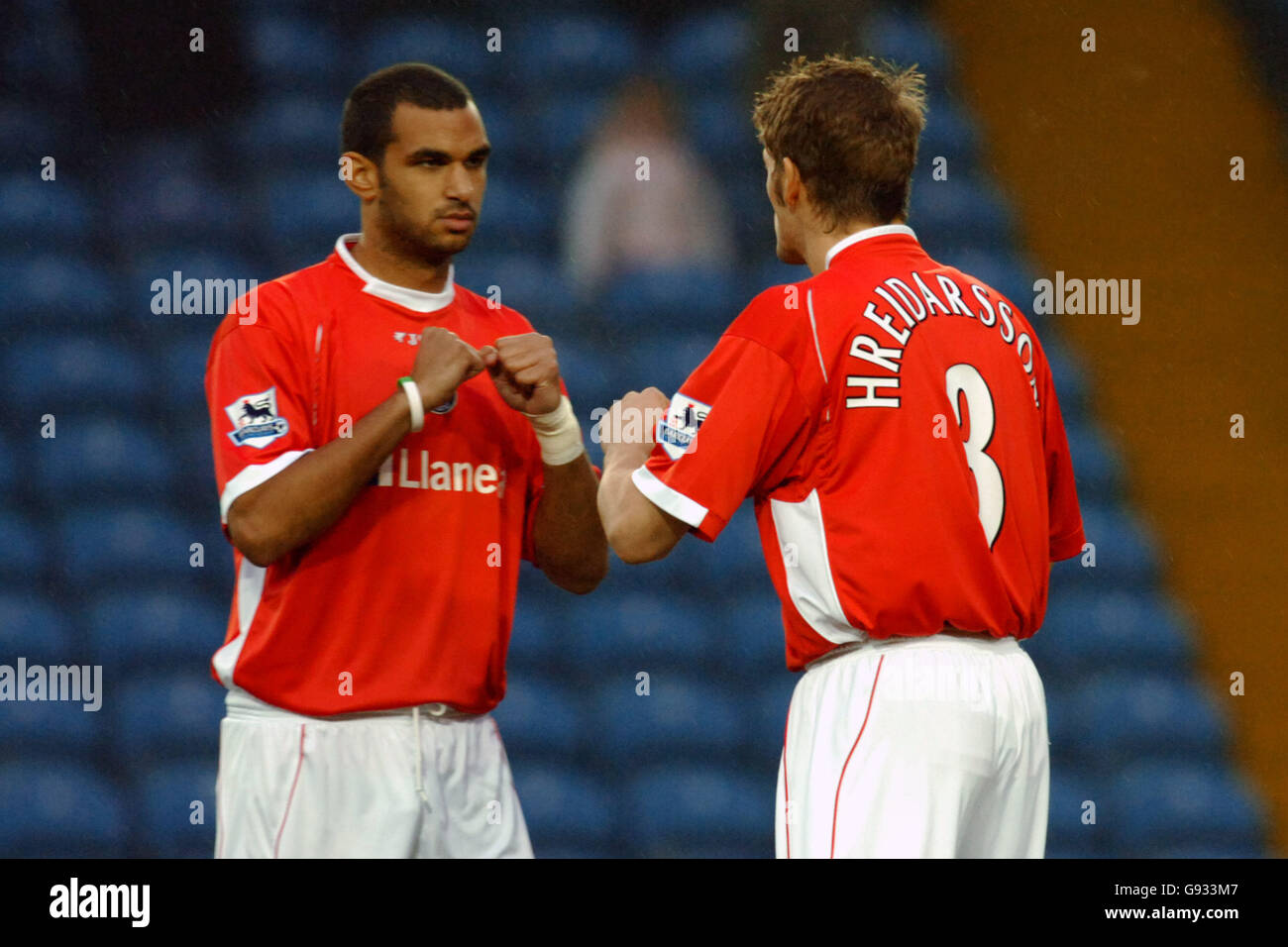 Charlton athletics jonathan fortune l hi-res stock photography and ...